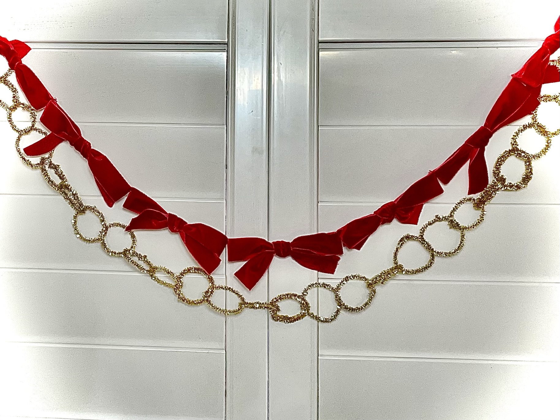 Budget-Friendly Sparkle Garland – Mama With Moxie